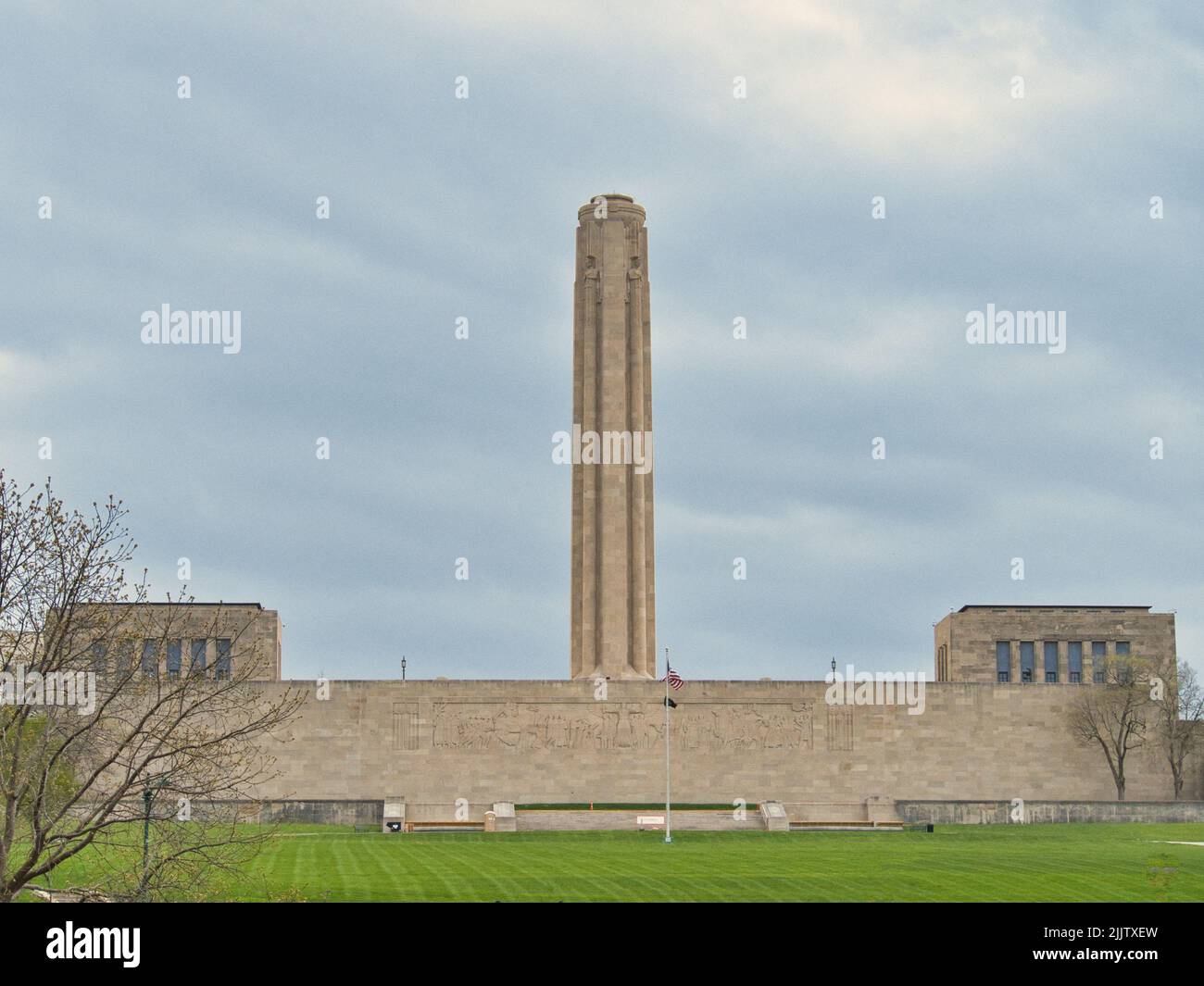 The Liberty Memorial World War I Museum from Union Station in Kansas ...