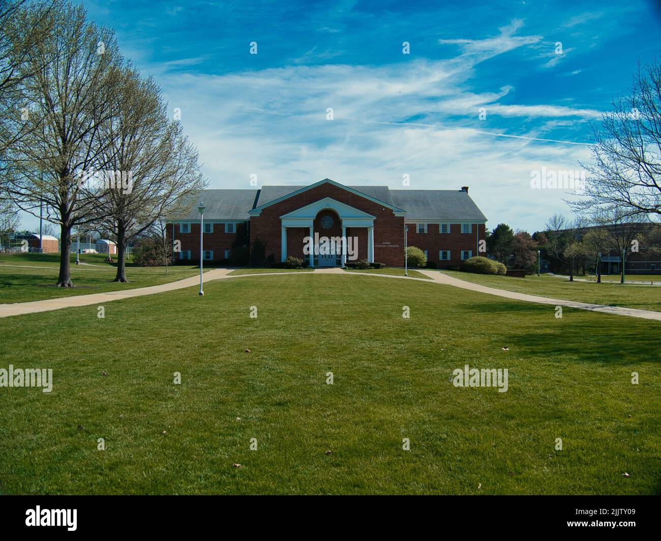 The Mabee Learning Commons Library Building, MidAmerica Nazarene ...