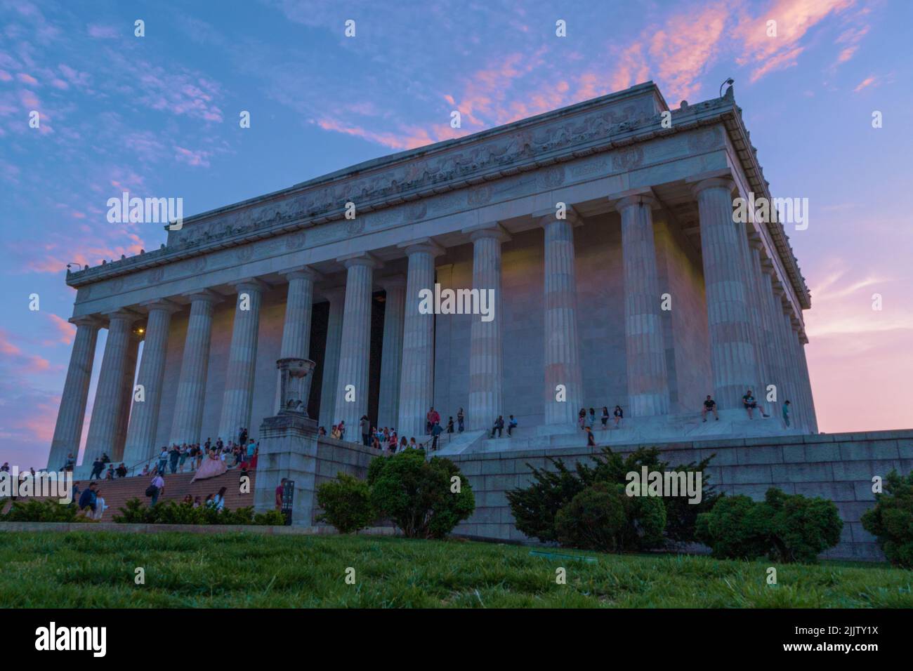 Lincoln memorial building facade hi-res stock photography and images ...