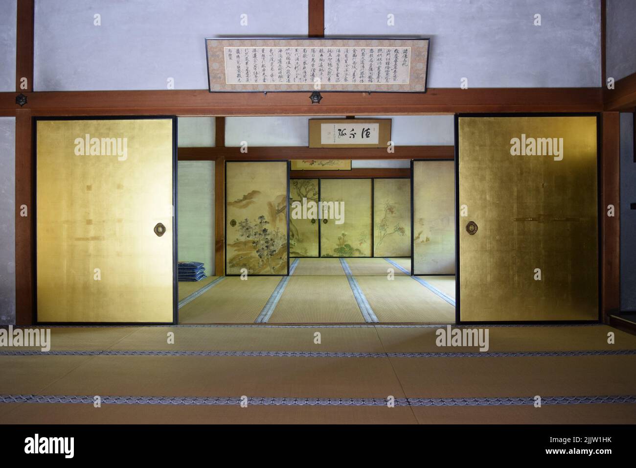 The interior of a Japanese Buddhist temple in Koya Stock Photo - Alamy