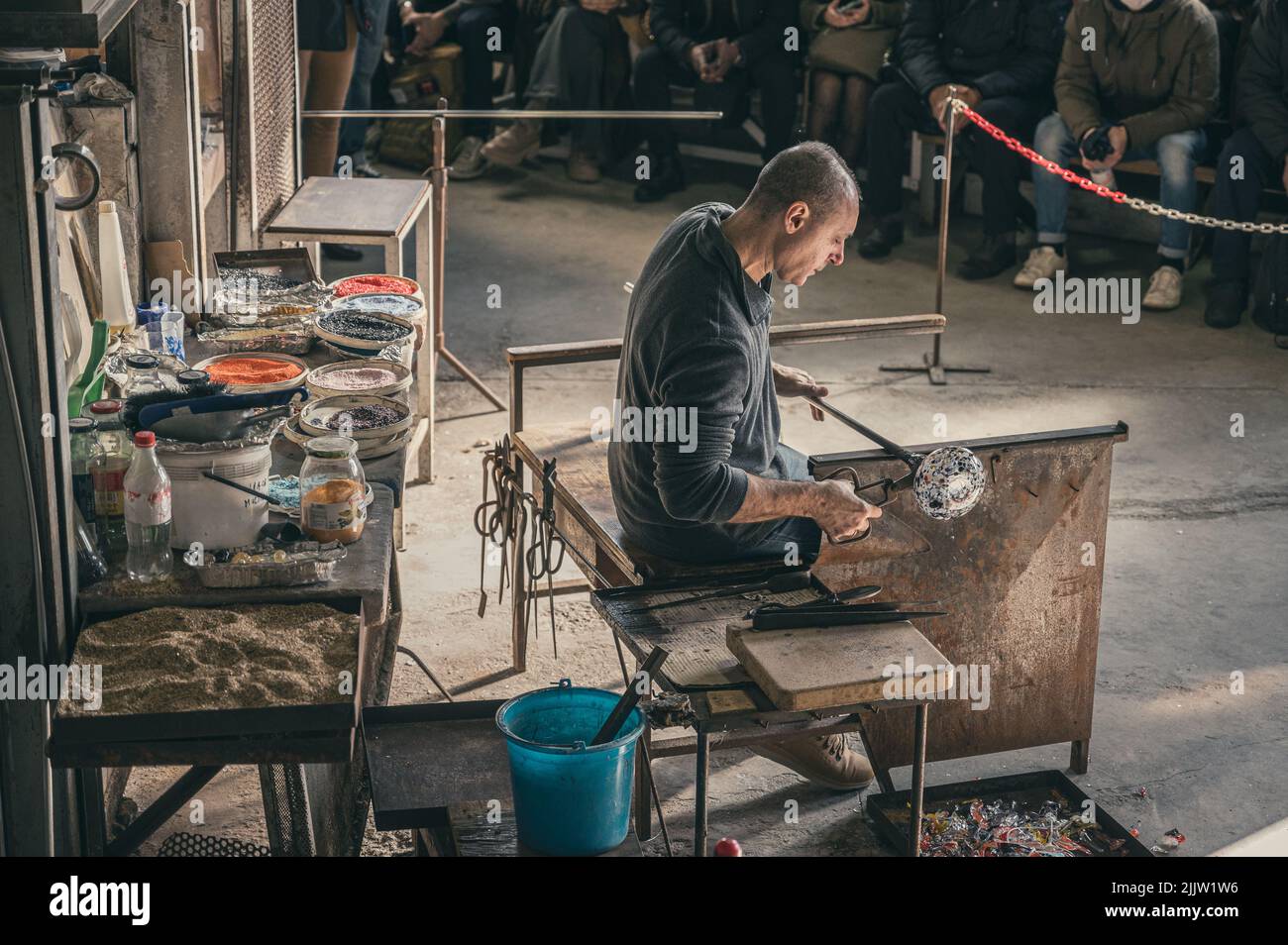 Making glass art hi-res stock photography and images - Alamy