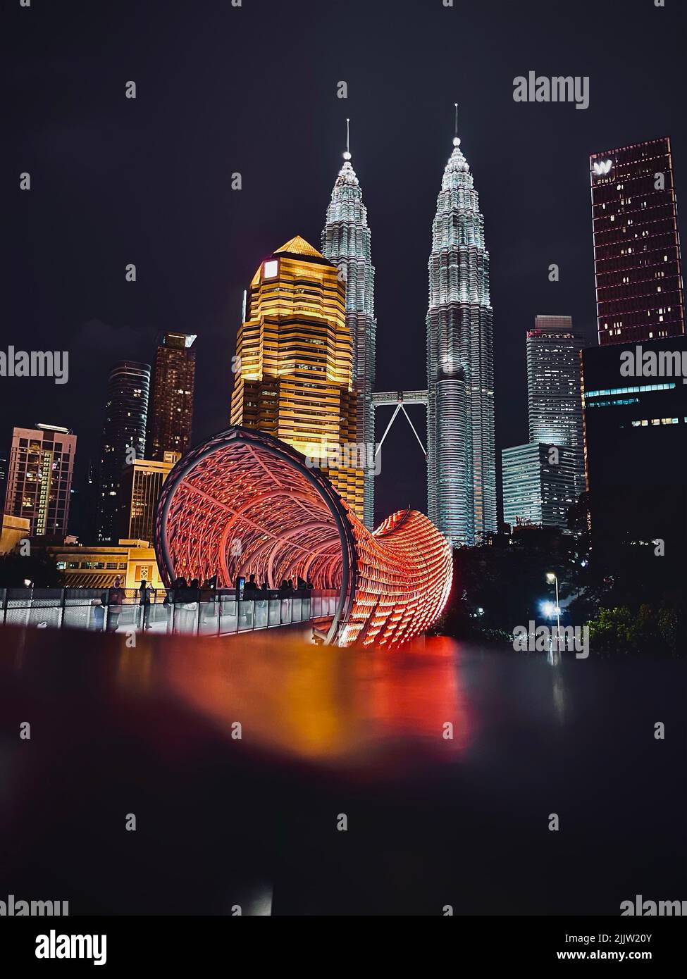A beautiful night view of the Pintasan Saloma Bridge in Kuala Lumpur ...