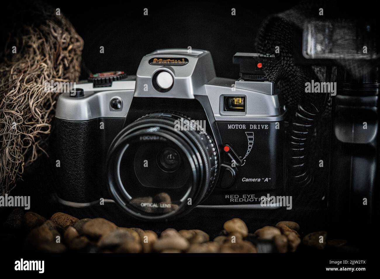 A vintage camera used in the 1900s with flash Stock Photo - Alamy