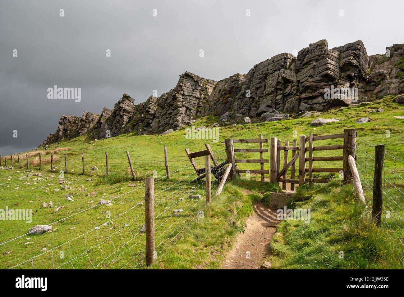 Windgather rocks peak district national park hi-res stock photography ...