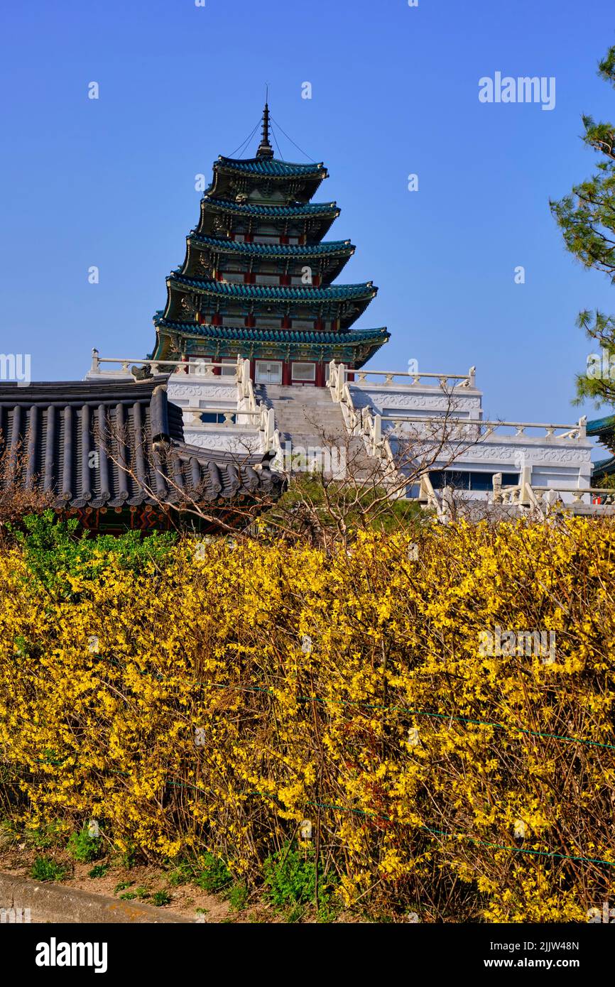 South Korea, Seoul, Jongno-gu district, Gyeongbokgung Palace or ...