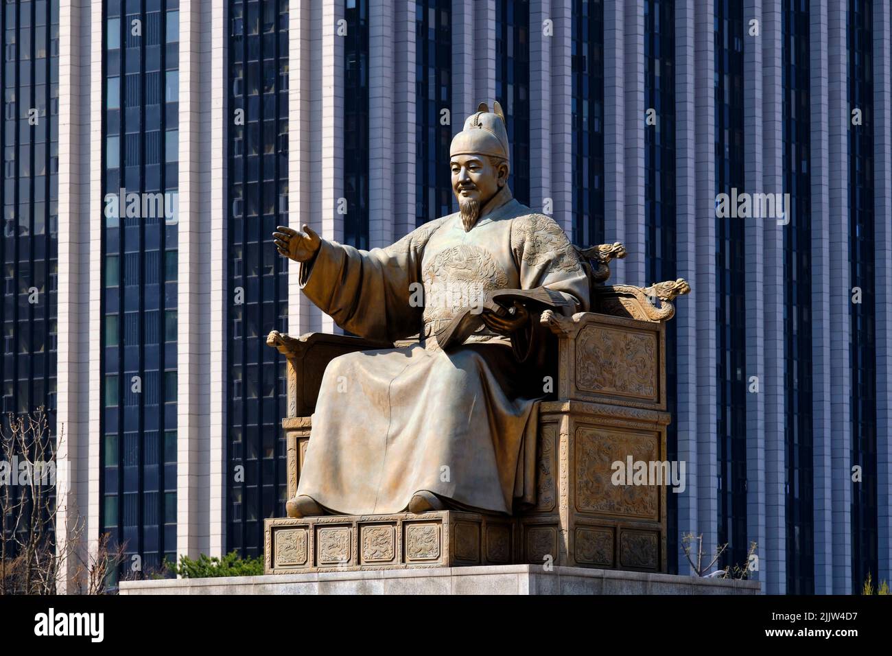 South Korea, Seoul, Jongno-gu district, Sejong-Daero avenue, statue of ...