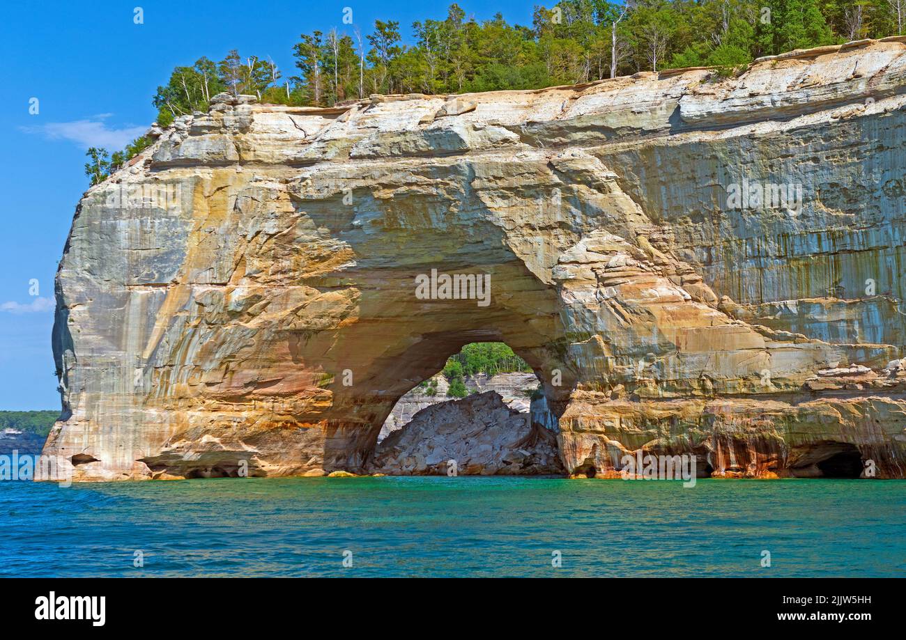 Sea Arch With Its Droppings Below It in Pictured Rocks National ...
