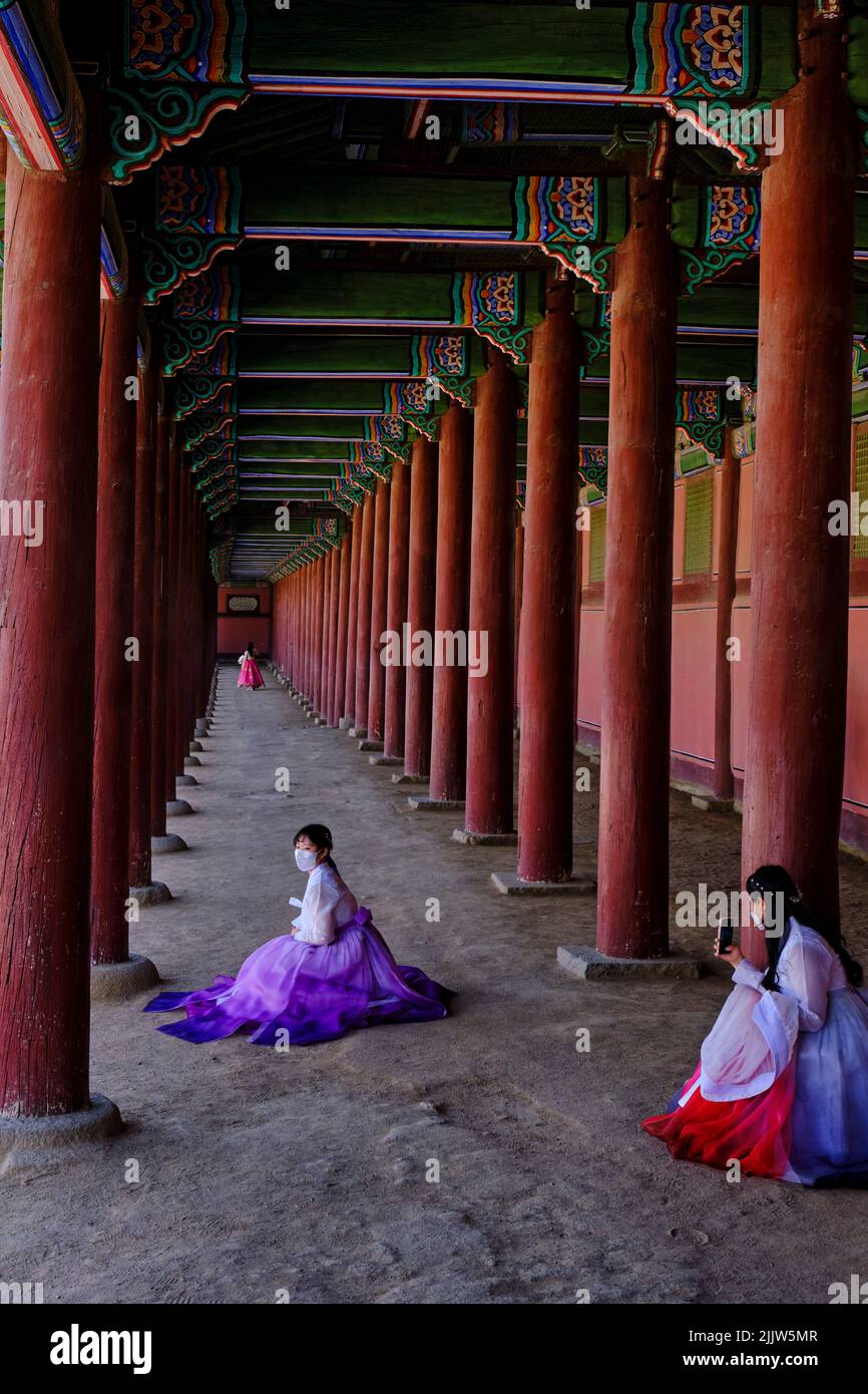 South Korea, Seoul, Jongno-gu district, Gyeongbokgung Palace or ...
