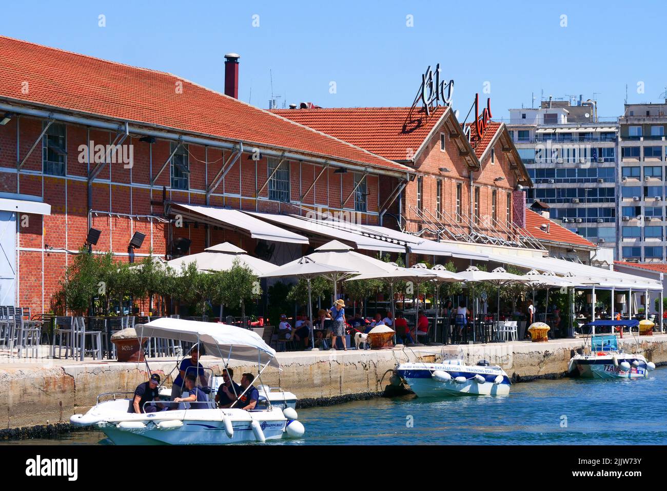 Hangar portuaire hi-res stock photography and images - Alamy