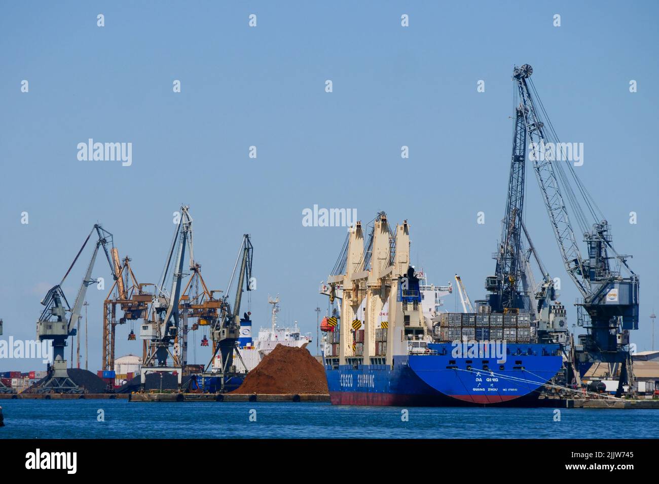 Transport de bateau de cargo hi-res stock photography and images - Alamy