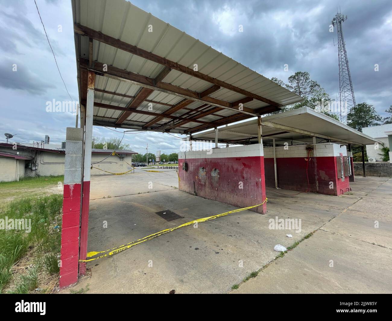 Vintage car at car wash hi-res stock photography and images - Alamy