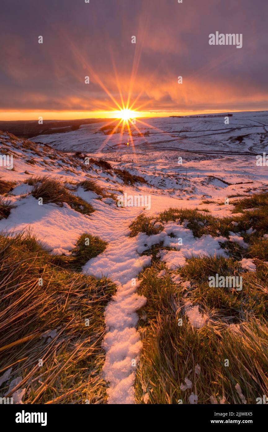 A winter Snowy Sunrise, Mam Tor, Peak District, England, UK Stock Photo ...
