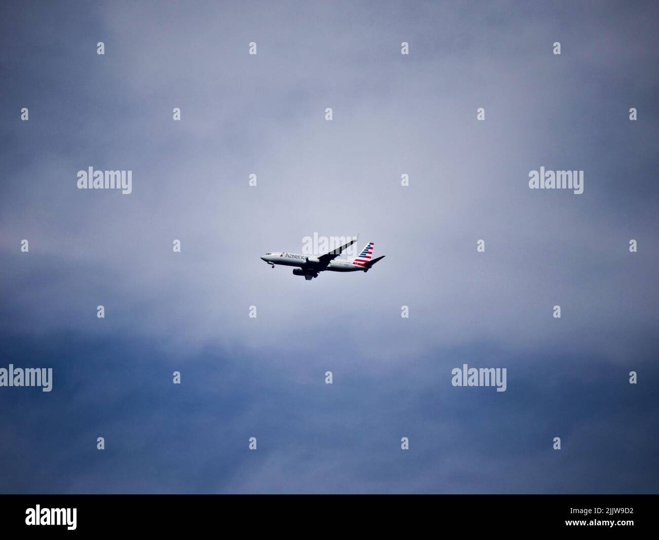 An american airlines plane hi-res stock photography and images - Alamy