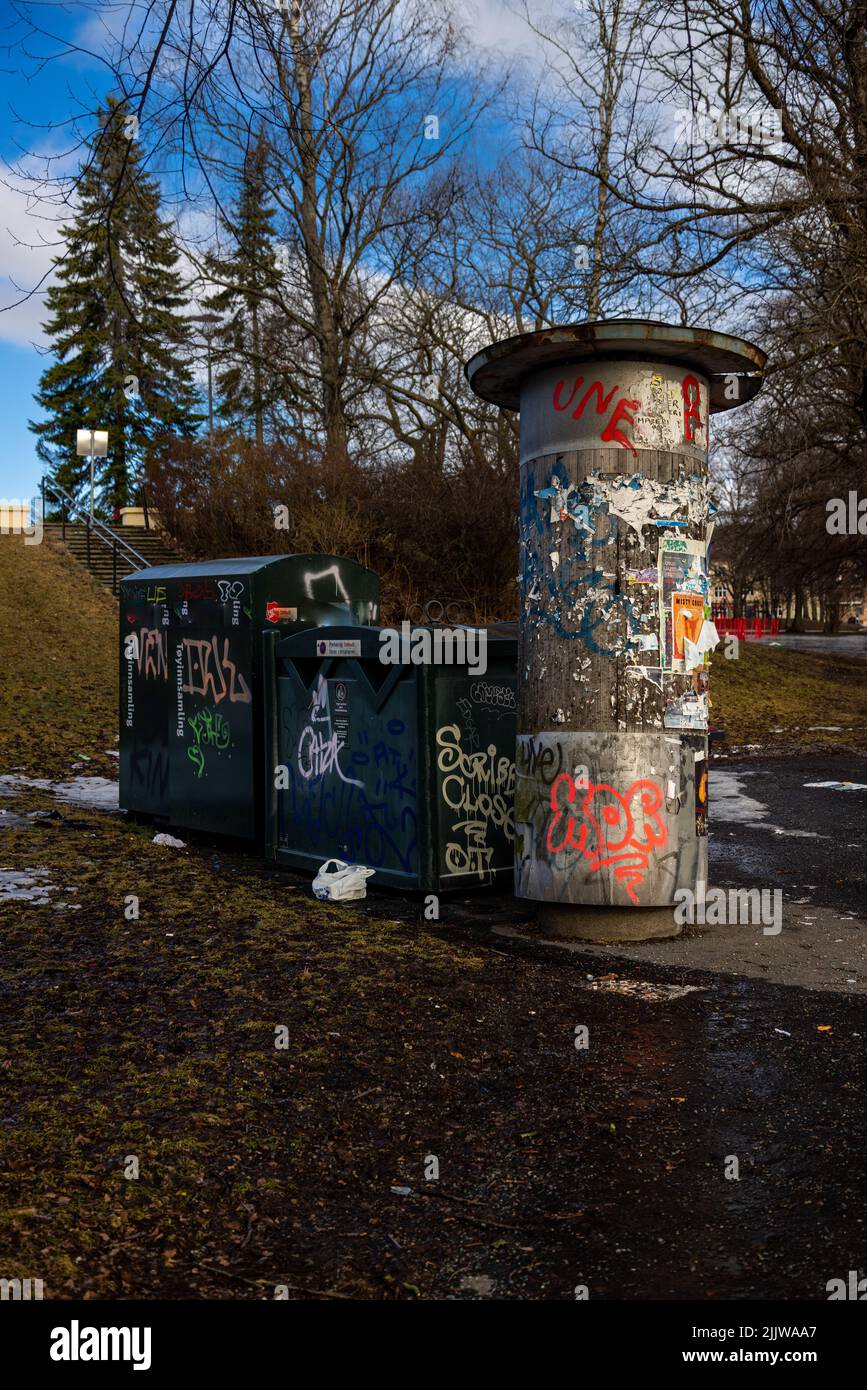 Advertising columns hi-res stock photography and images - Alamy