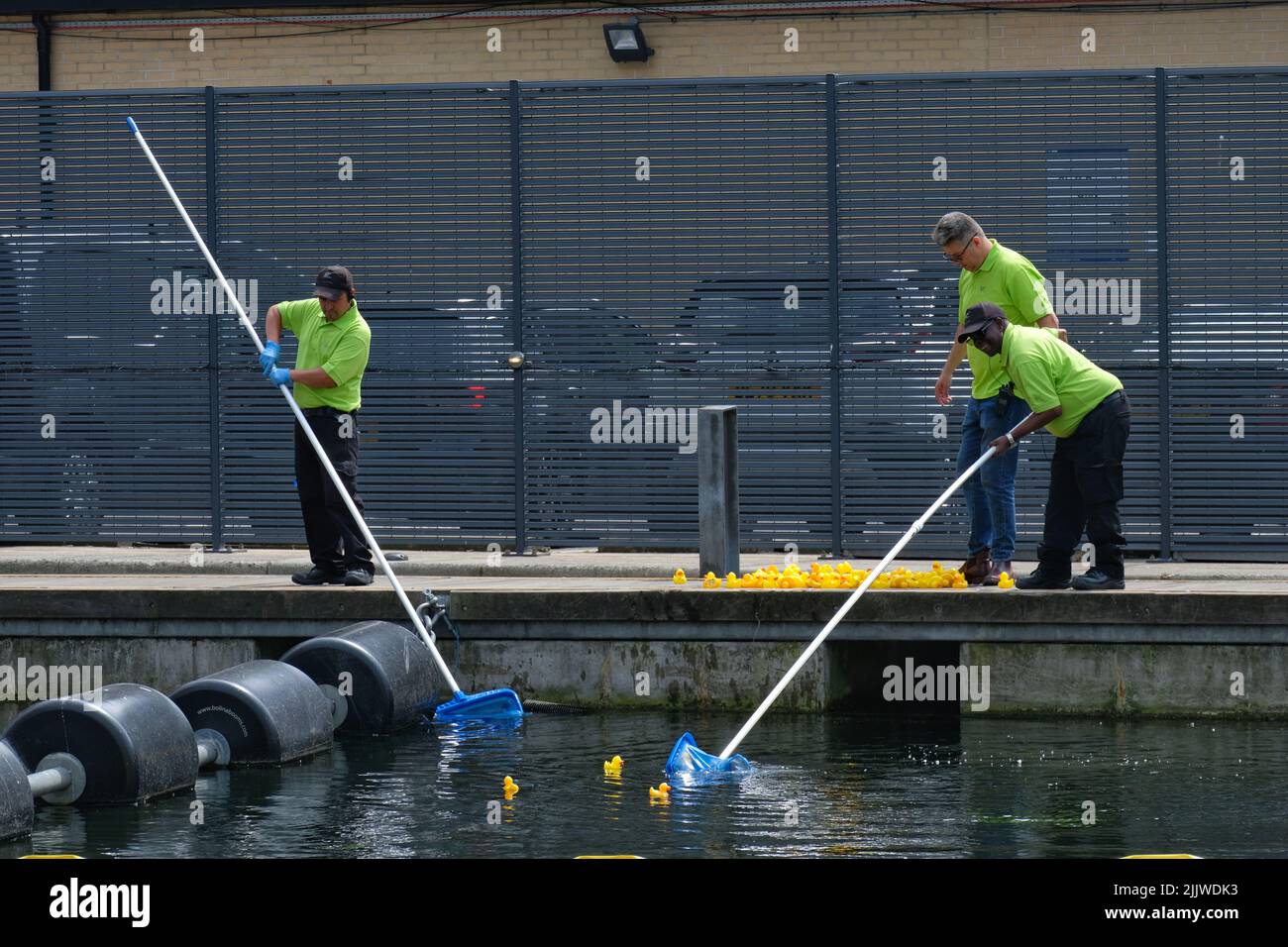 Rubber duck race london merchant square hi-res stock photography and ...