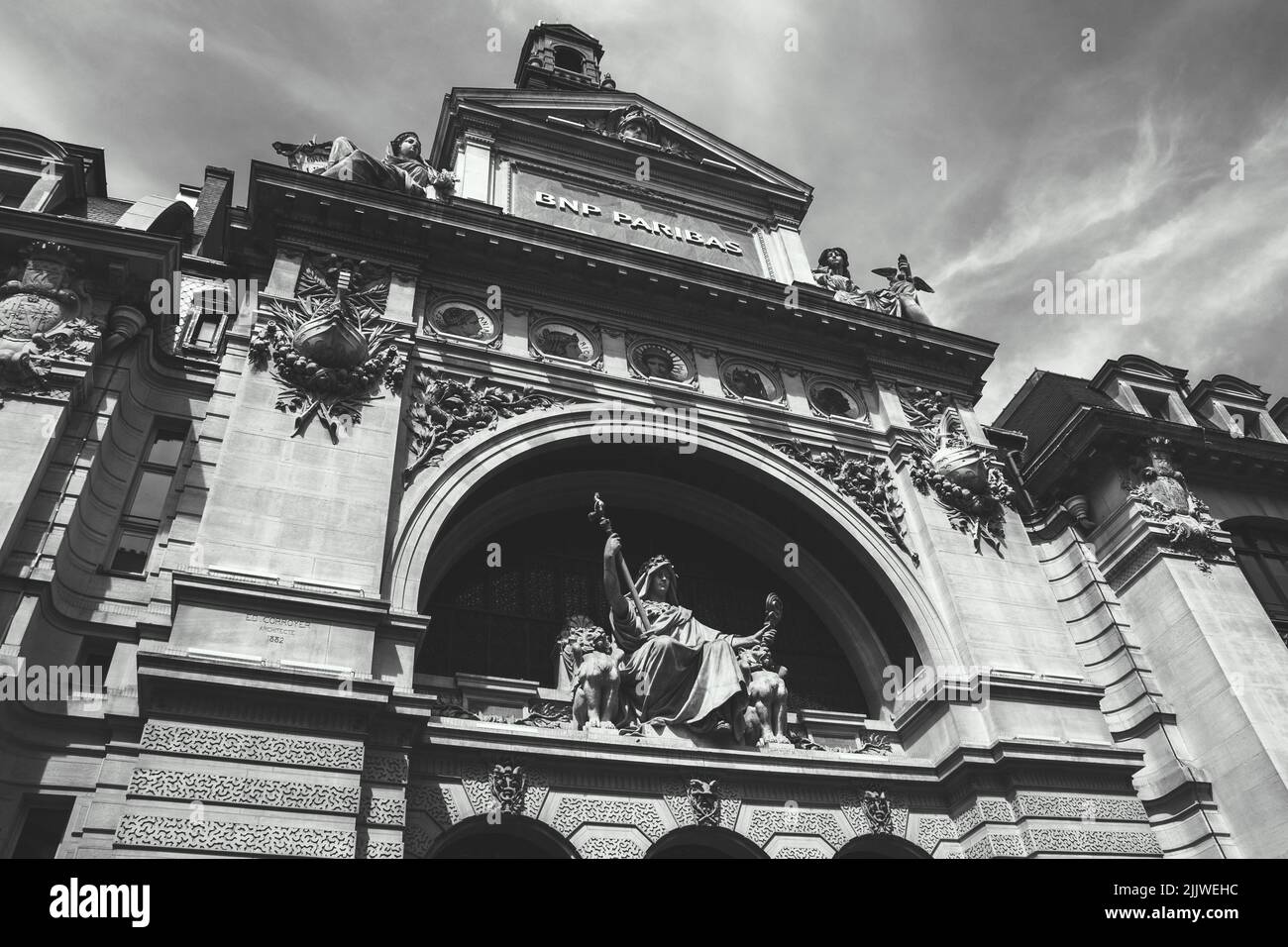 Bnp paribas headquarters paris hi-res stock photography and images - Alamy