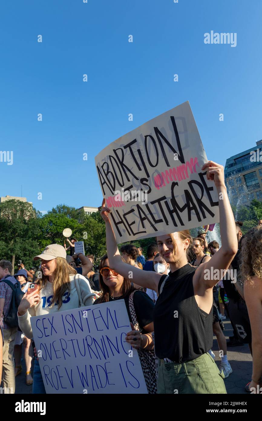 The protesters marching in Washington Square Park after Supreme Court ...
