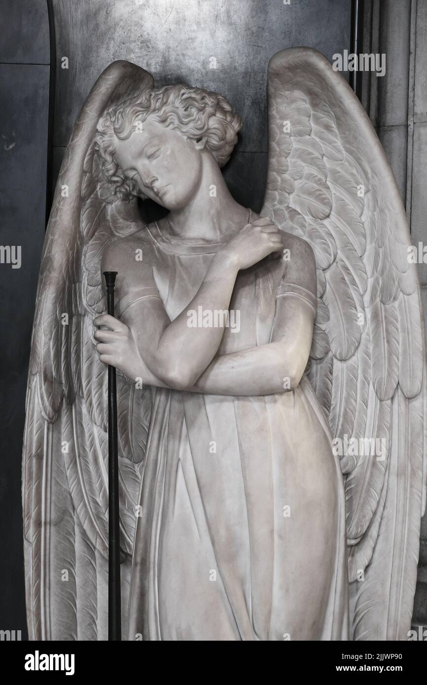 London angel st pauls statue hi-res stock photography and images - Alamy