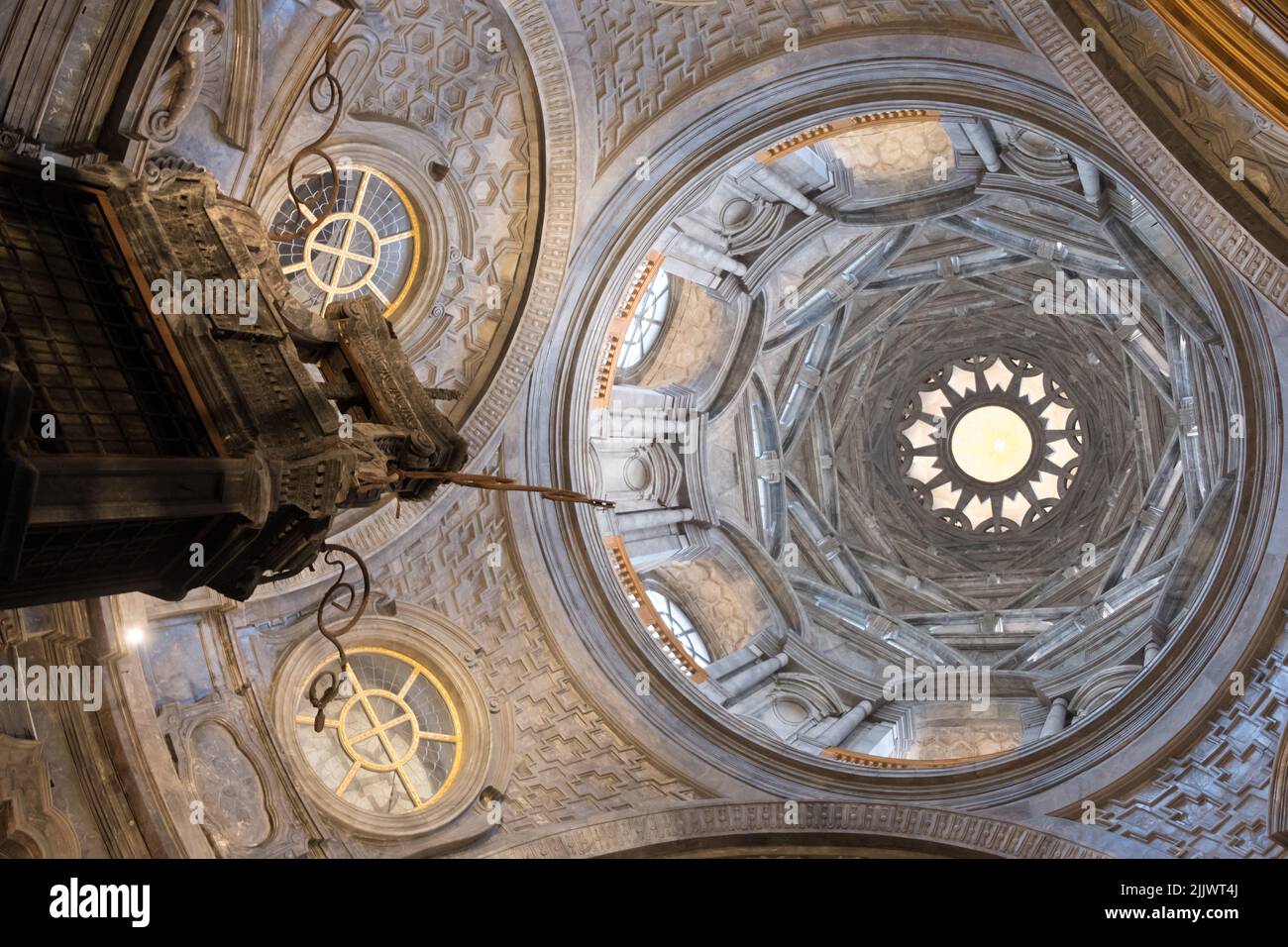 Ceiling details duomo hi-res stock photography and images - Alamy
