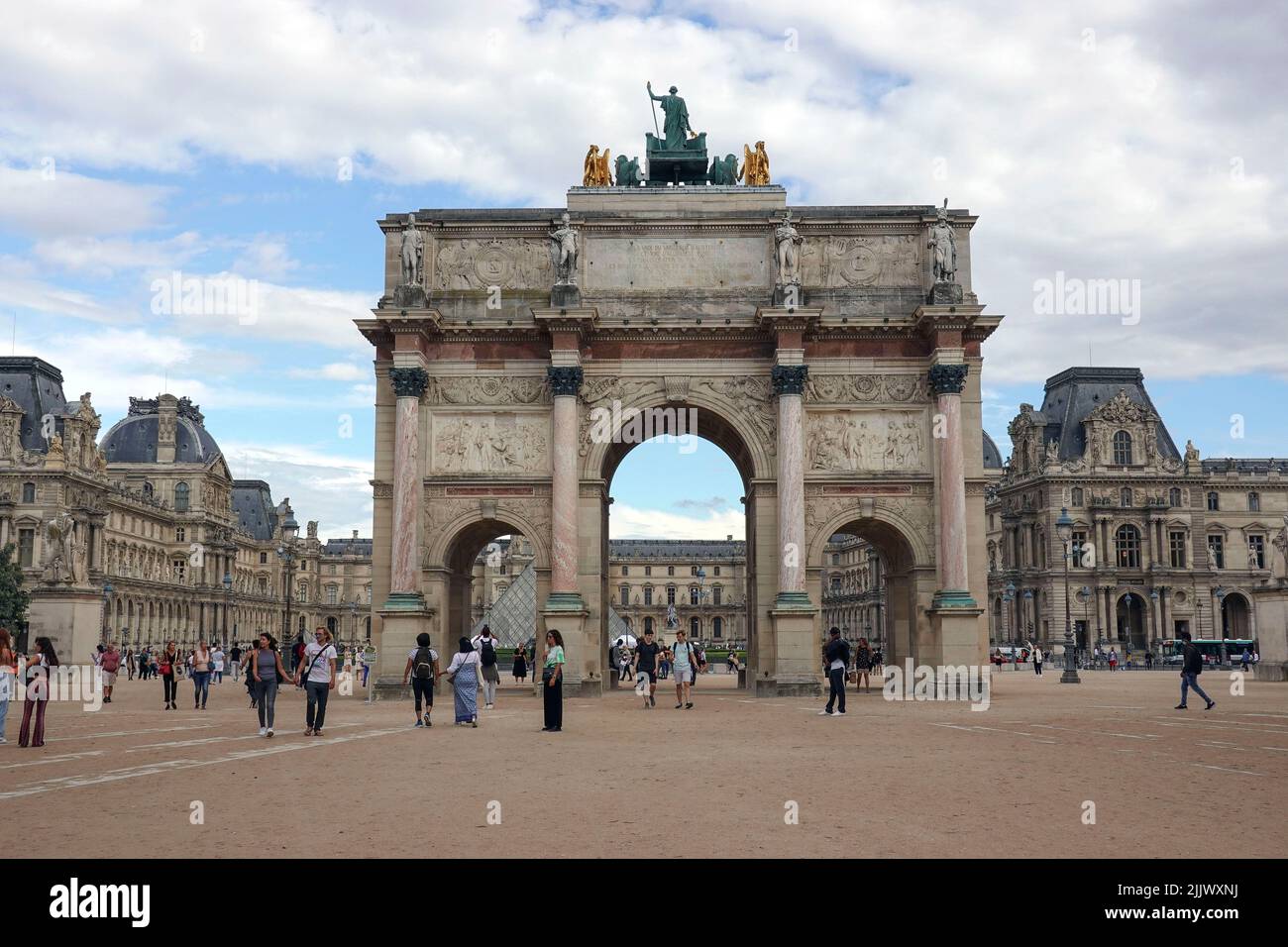 Neoclassical arch hi-res stock photography and images - Alamy