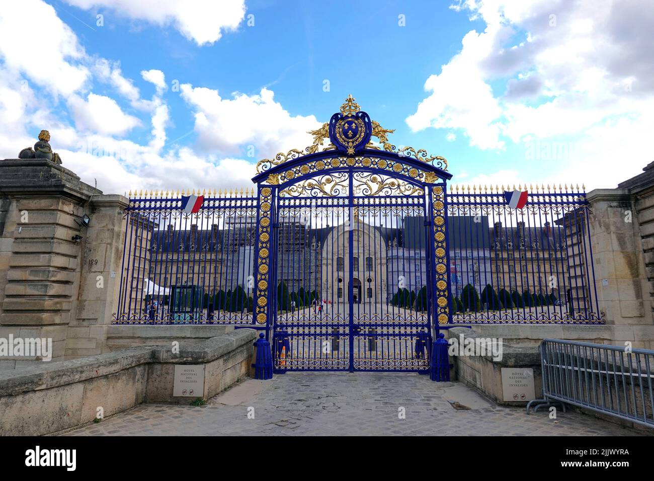 France, Paris, The main gate of Les Invalides and army museums ...