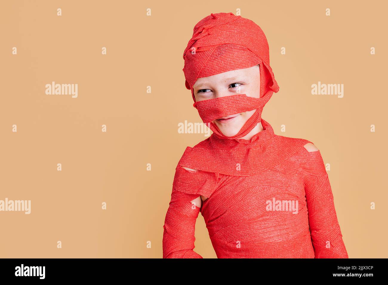 Mummy wrap hi-res stock photography and images - Alamy