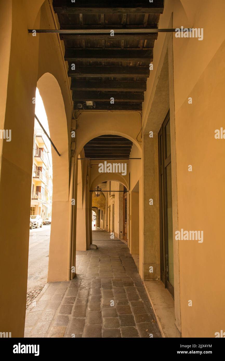 Medieval portico hi-res stock photography and images - Alamy