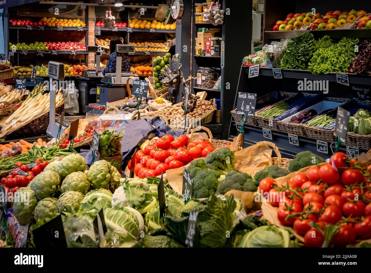 The view of the colorful fruits and vegetable market Stock Photo - Alamy
