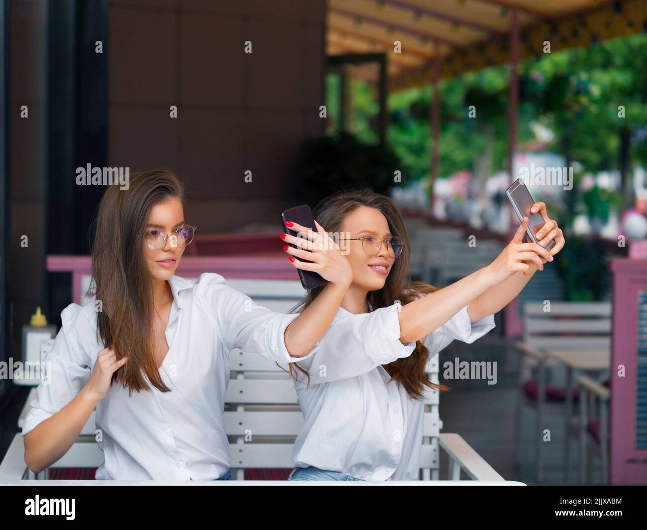 Facebook photo girls hi-res stock photography and images - Alamy