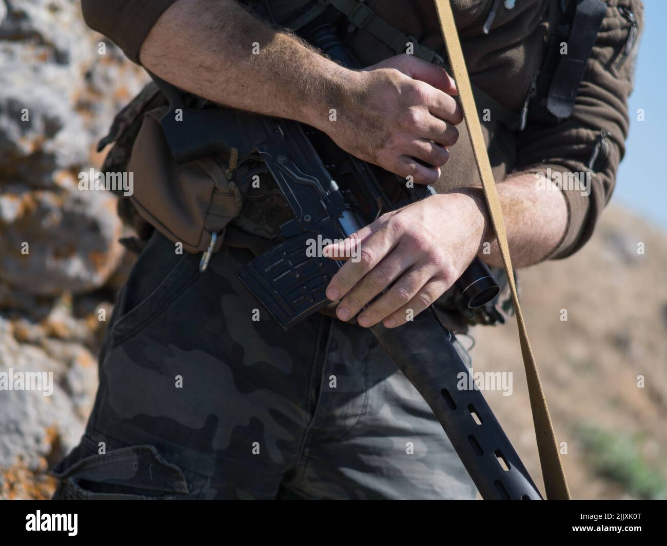 Army soldier holding rifle standing hi-res stock photography and images ...