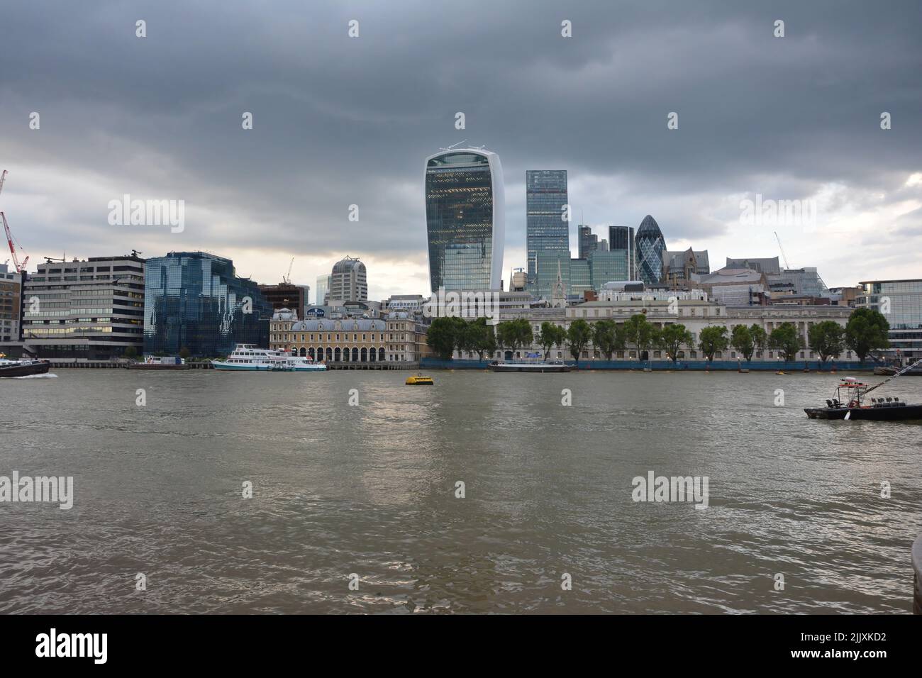 The 20 Fenchurch Street office building protruding from the other ...