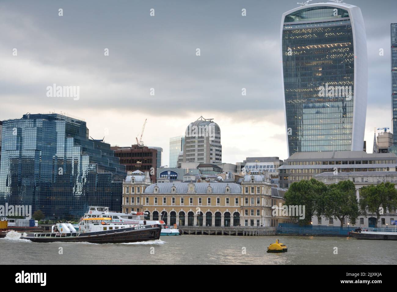 The 20 Fenchurch Street office building protruding from the other ...