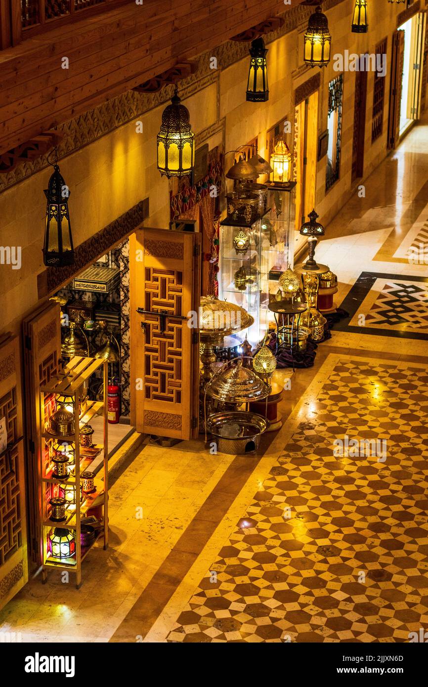 Shops in traditional Arabic souq Stock Photo - Alamy