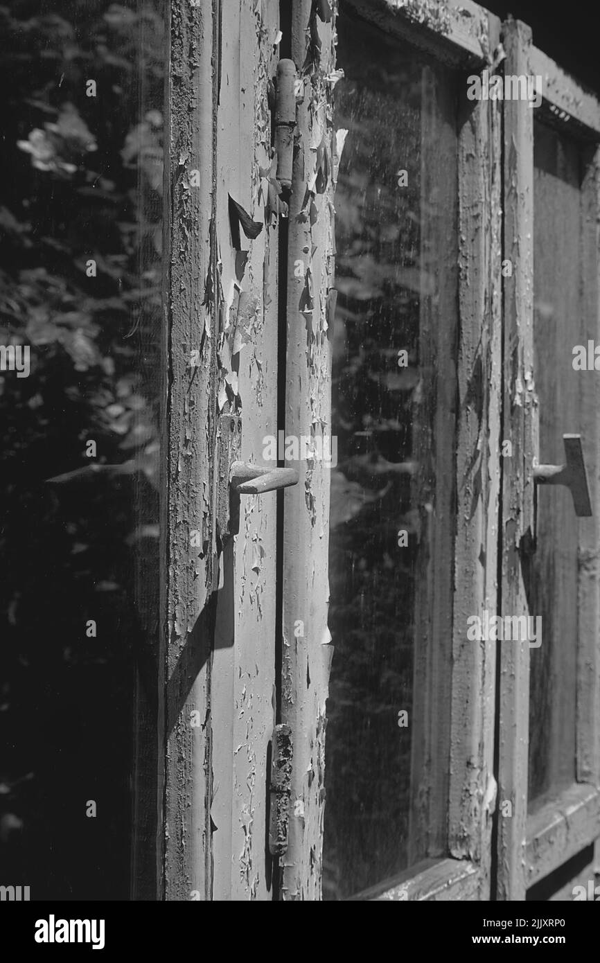 Old black window frame hi-res stock photography and images - Alamy