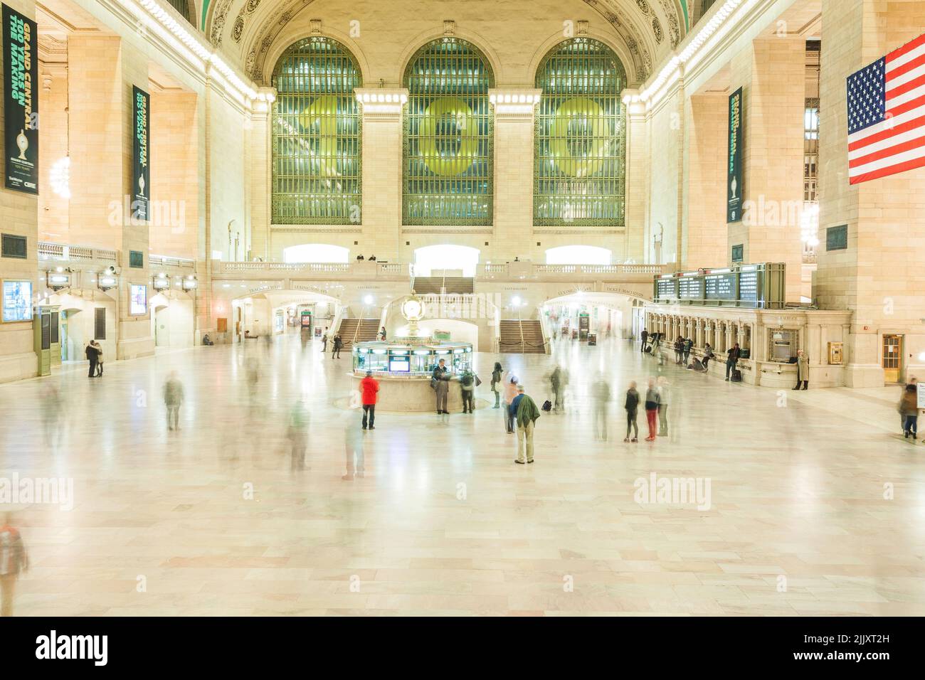 The beautiful hall Grand Central is the main subway station in ...