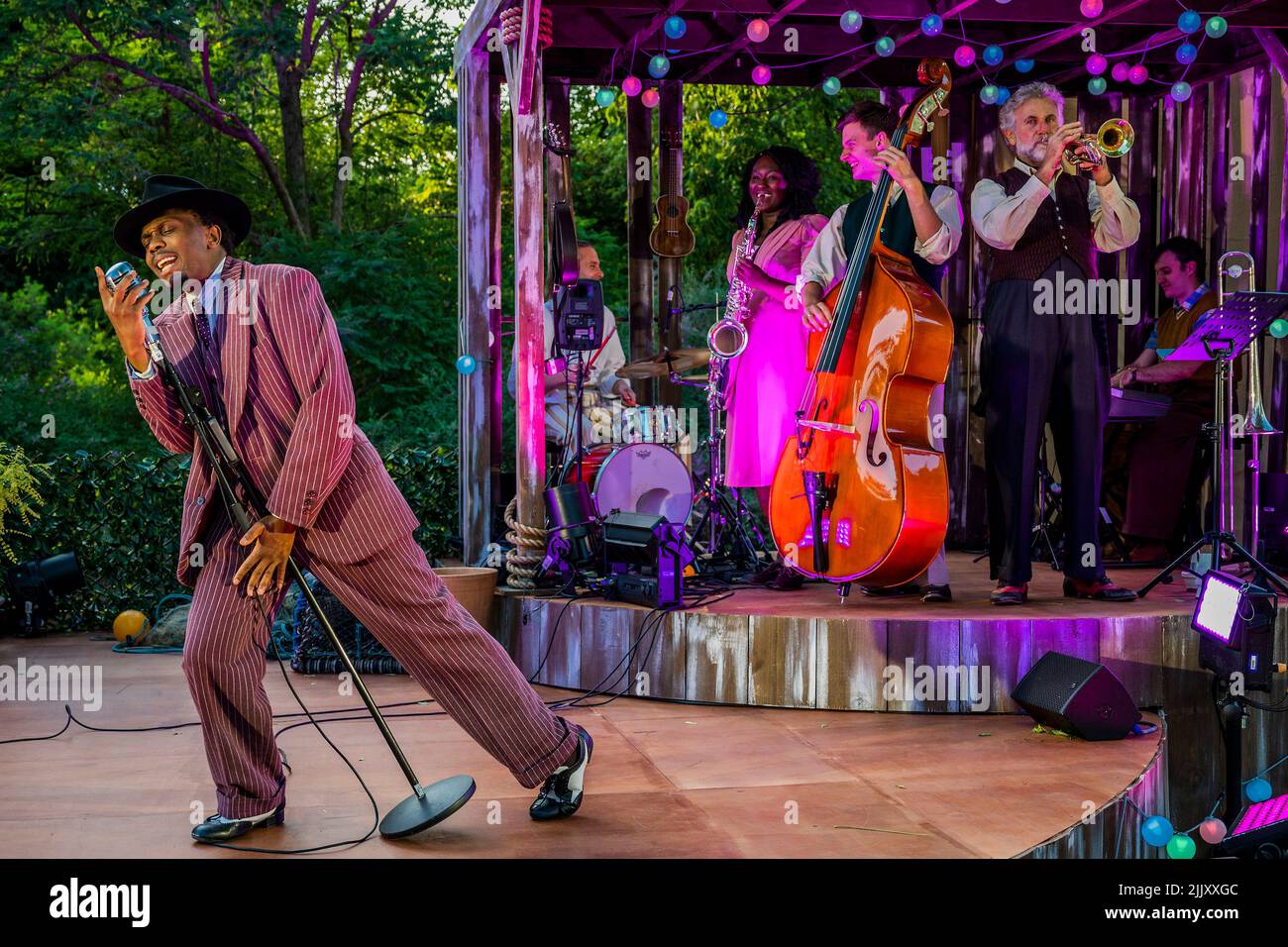 London, UK. 28th July, 2022. Kalungi Ssebandeke, Feste, with the band ...