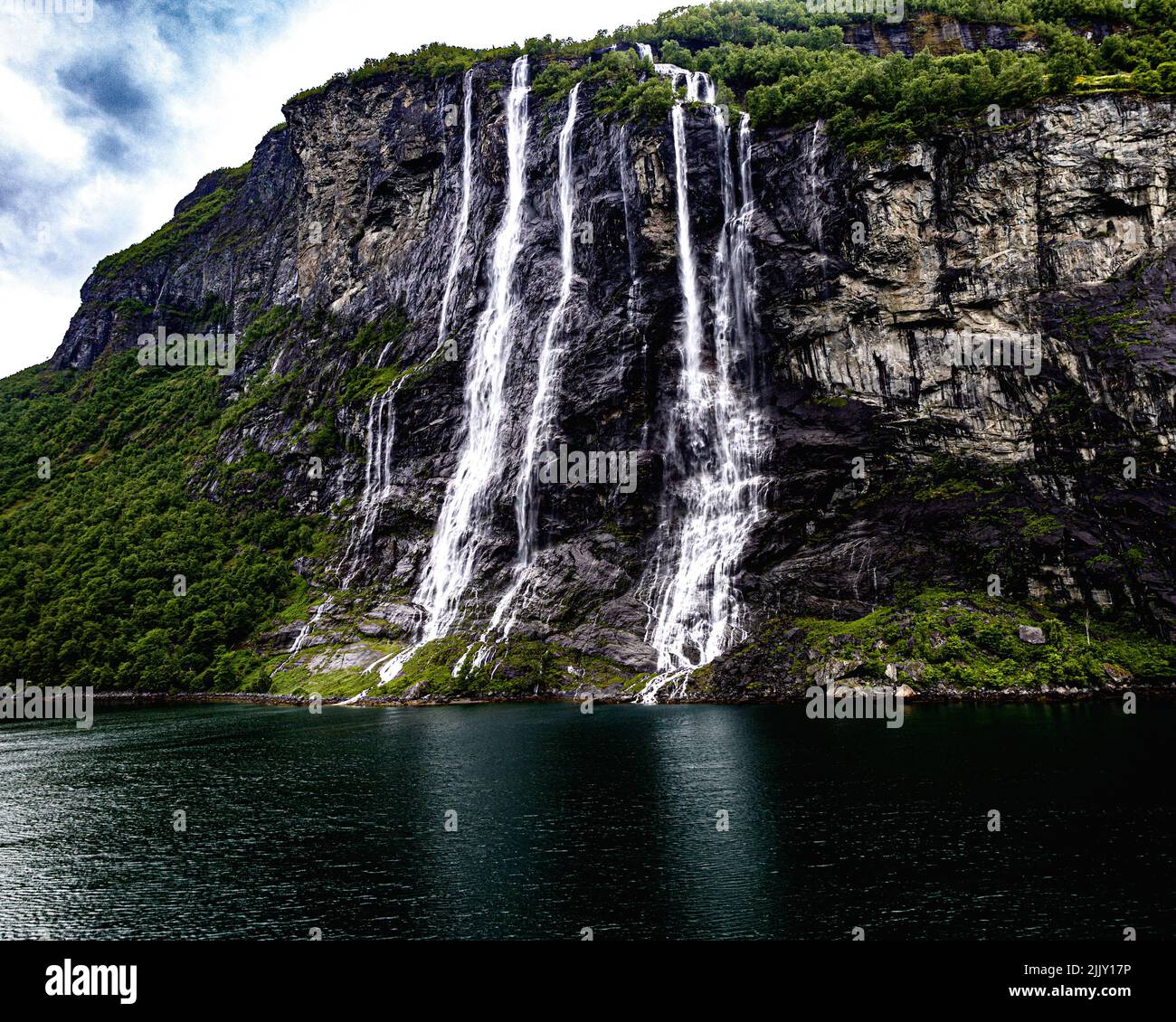 Year round waterfall hi-res stock photography and images - Alamy