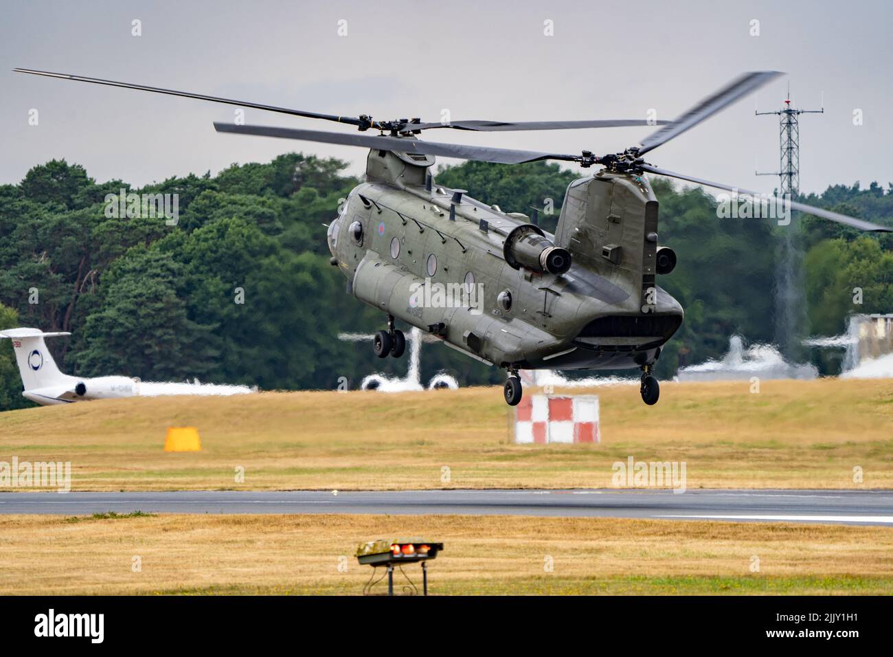 RAF Chinook Farnborough Airshow 2022 Stock Photo - Alamy