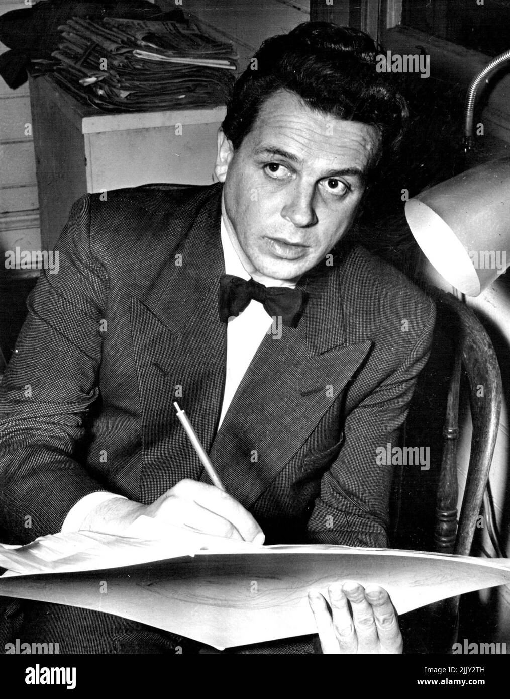 Stanley Parker -- the artist. October 3, 1950 Stock Photo - Alamy