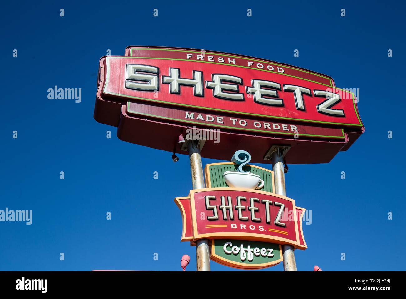 Lebanon, PA, USA - October 5, 2016: Sheetz sign at chain of convenience ...
