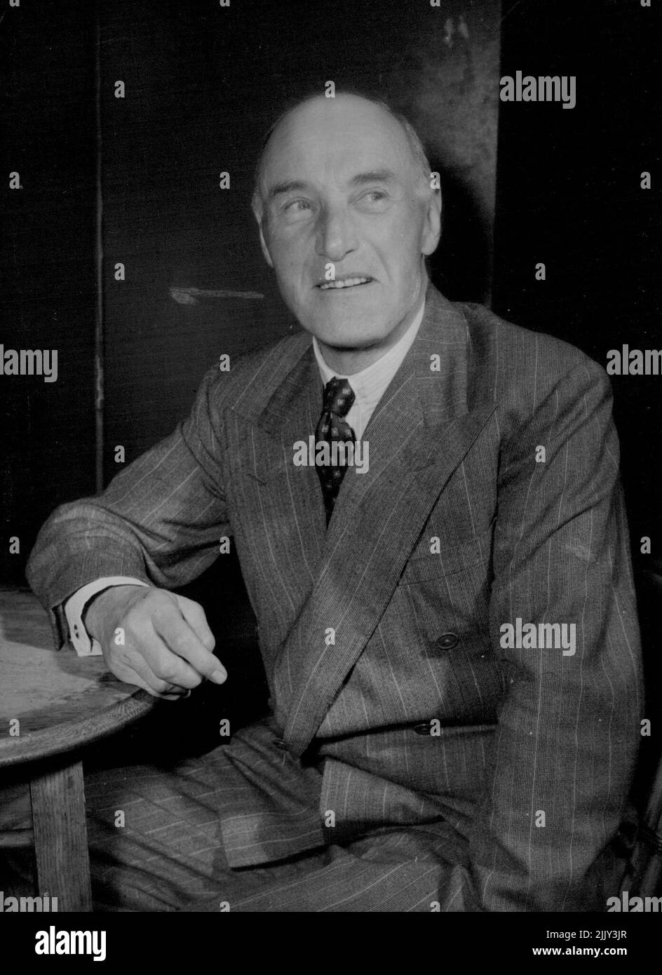The viscount swinton hi-res stock photography and images - Alamy