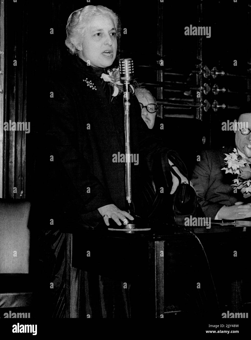 tion - Mrs, Pandit opening the exhibition olympia, London, today. Mrs ...