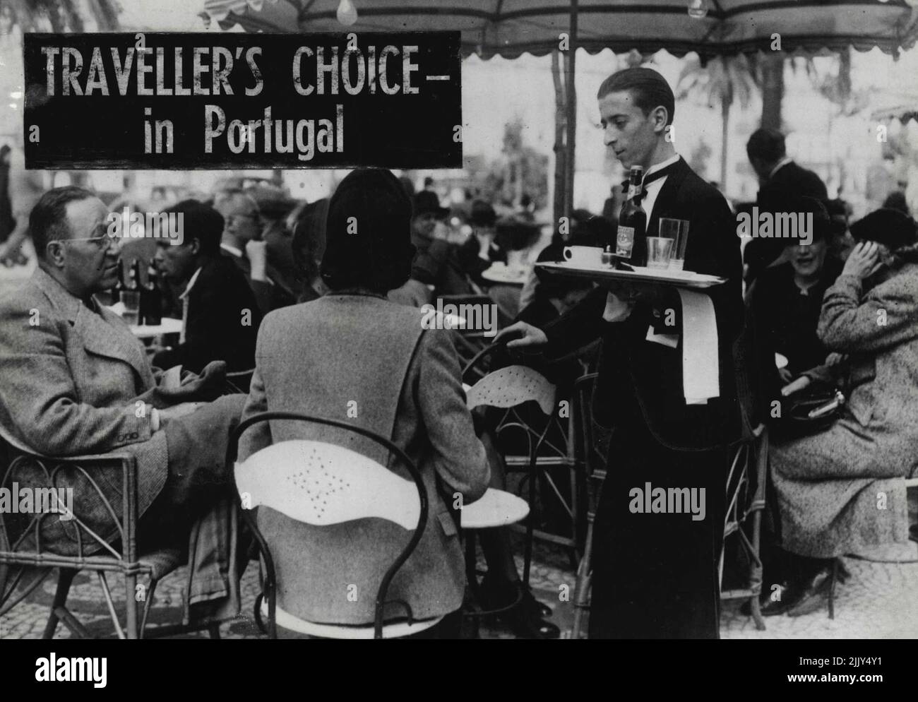 Cafe france 1943 hi-res stock photography and images - Alamy