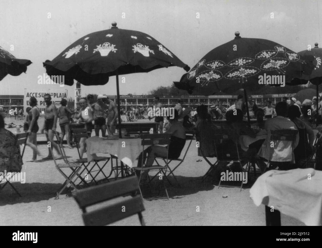 Bucharest black and white hi-res stock photography and images - Alamy