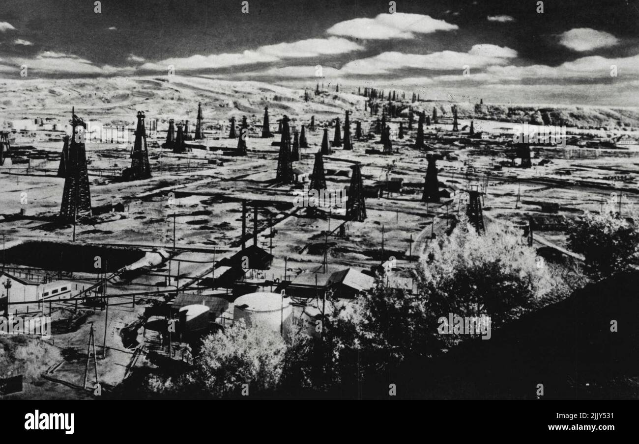 Oil wells 20th century hi-res stock photography and images - Alamy