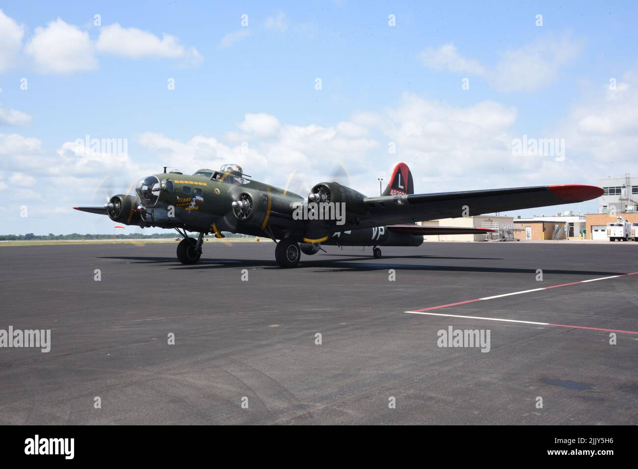 B 17 crew hi-res stock photography and images - Alamy