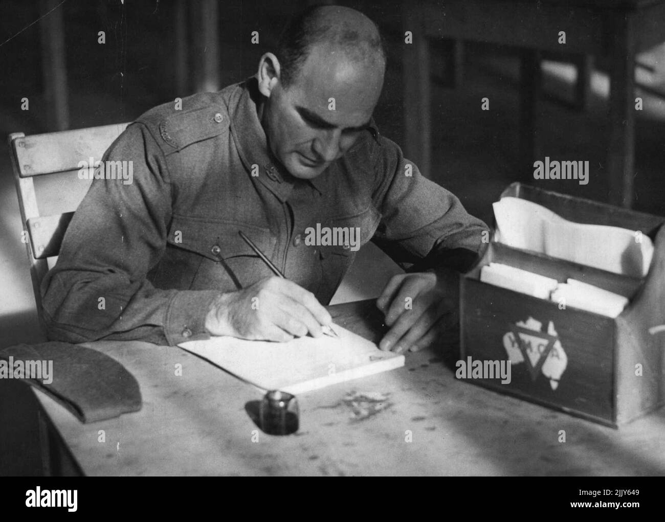 World war 2 writing letters Black and White Stock Photos & Images - Alamy