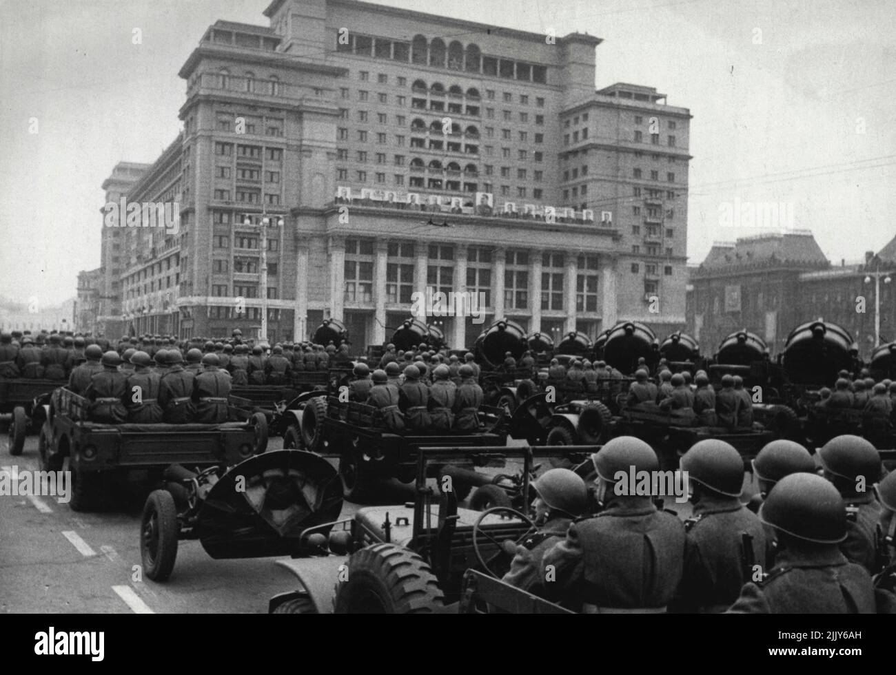 October revolution parade hi-res stock photography and images - Alamy