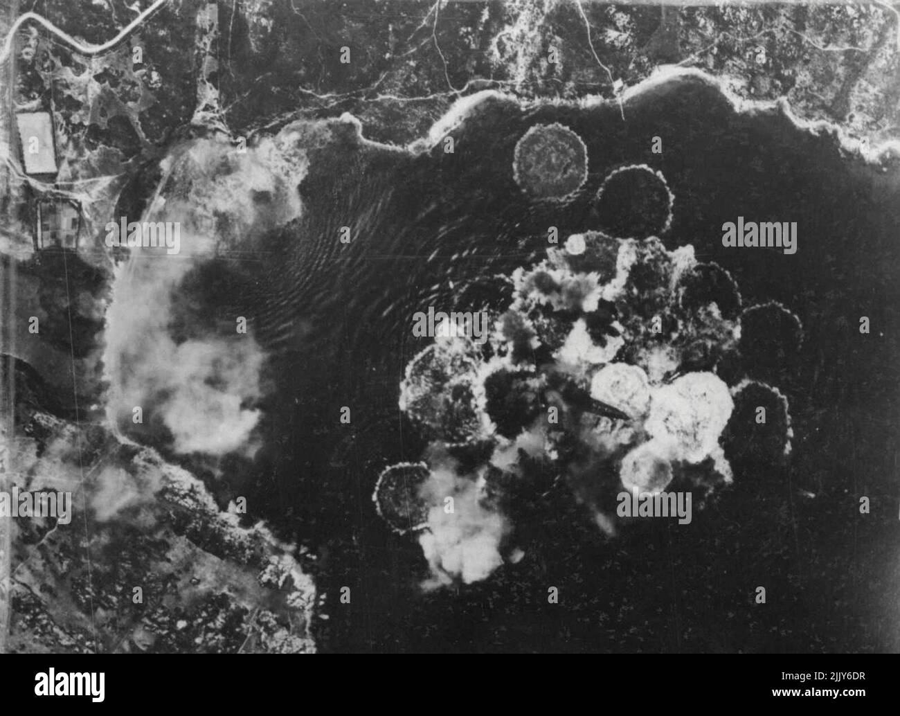 The successful Fortress Attack on Italy's Heavy Cruisers "Trieste" and ...