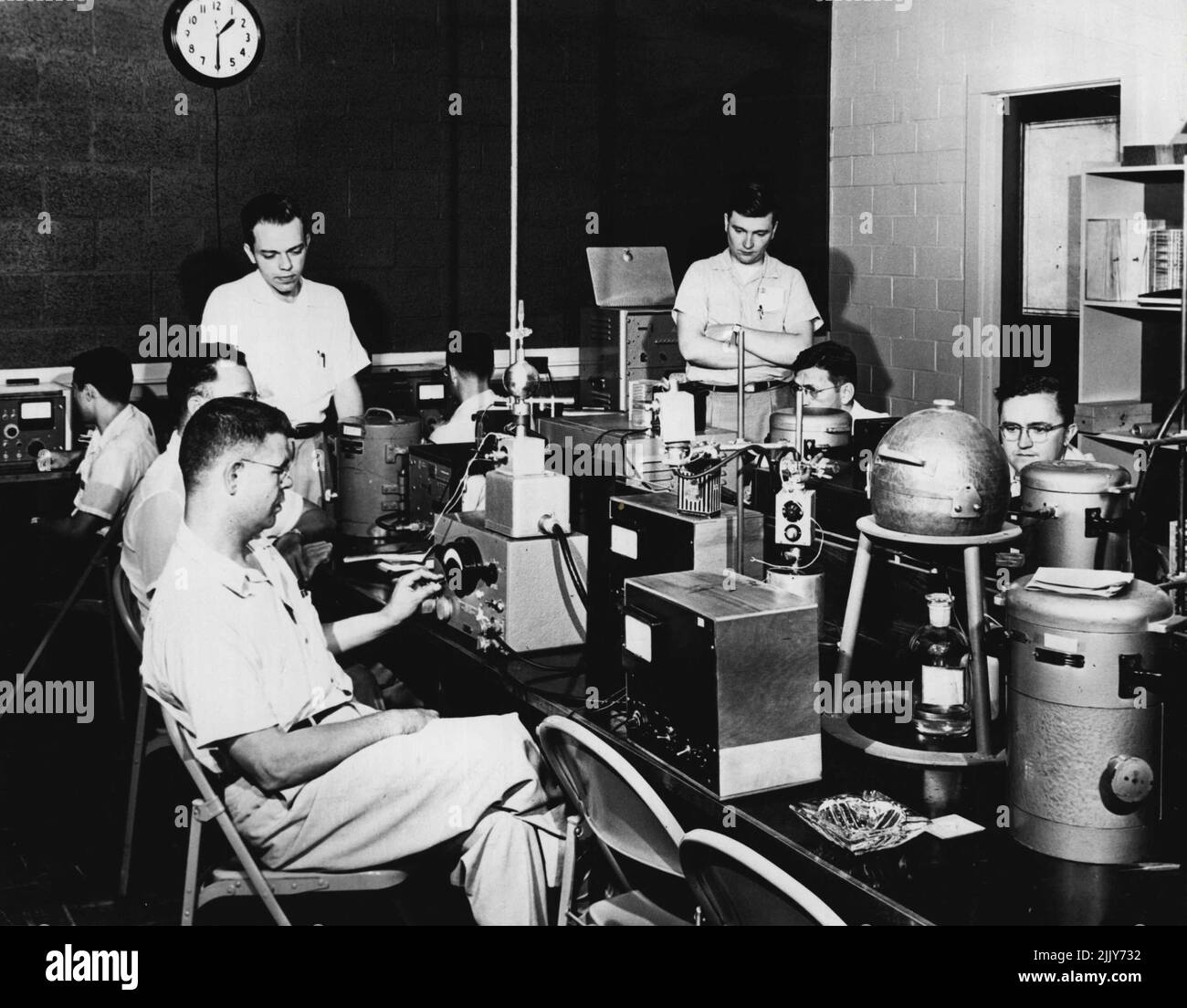 2000 Scientists Trained At "Atom School" -- Master - At the Oak Ridge ...